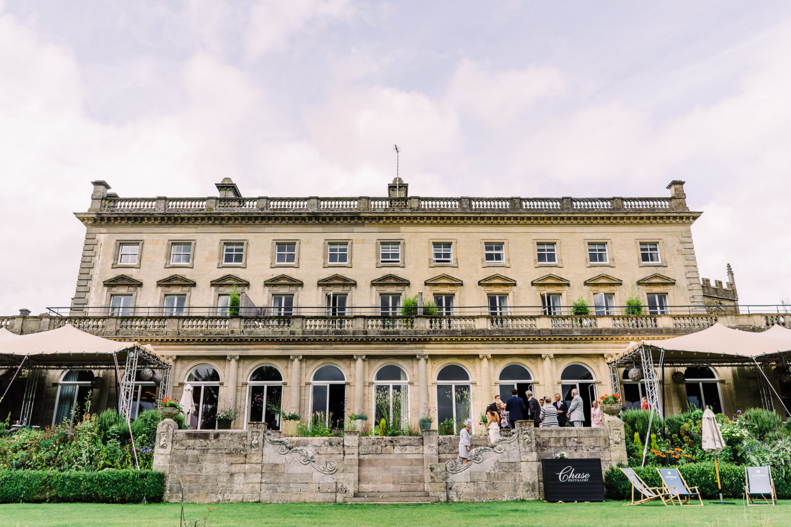 Cowley Manor Wedding Photographer - jadetouronphotography.com
